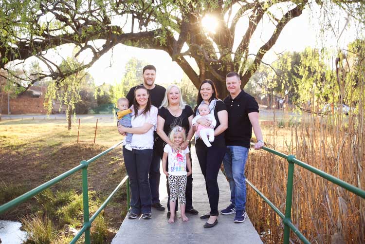 Anne And Justin Family Extended Photoshoot | RENPHOTOS