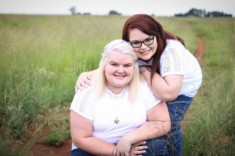 Outdoor Photoshoot With Renphotos For Angie And Sam | RENPHOTOS